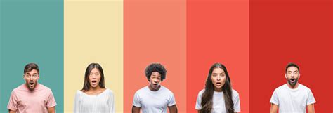 화려한 줄무늬를 통해 다른 민족 학술 젊은 사람들의 콜라주는 배경을 두려워 하 고 깜짝 표현 공포와 흥분 얼굴로 충격 놀라움에 대한 스톡 사진 및 기타 이미지 Istock