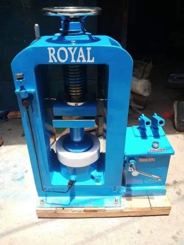 Electronic Cube Testing Machine 1000 KN Hand Operated At Best Price In Ahmedabad