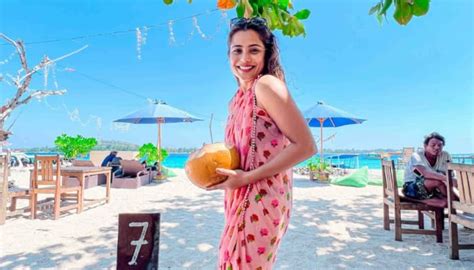 Savitri Roy A Rising Travel Vlogger Emphasizes Making The Most Of The Digital Feature News