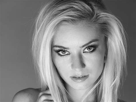 금발 여자 회색조 흑백 얼굴 다이아나 W4b 아트 흑백 Hd 아트 금발 여자 Hd 데스크탑 벽지 Wallpaperbetter