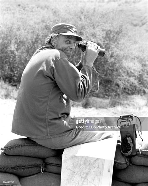 Mclean Stevenson Portrays Lt Col Henry Blake On The Cbs Television