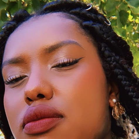 LIBNA Libnawinnie Threads Say More