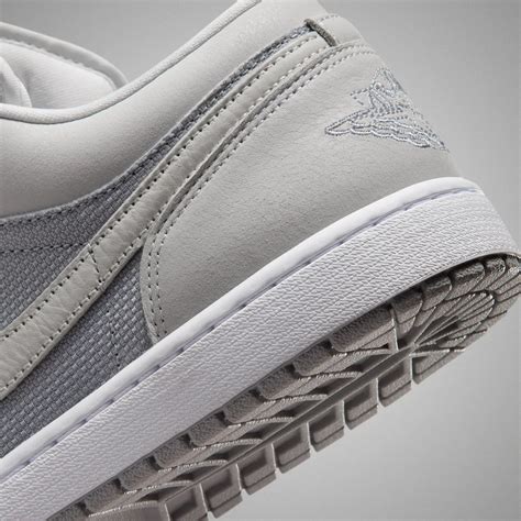 6 29発売 Air Jordan 1 Low Se エア ジョーダン 1 Low Se ライトスモークグレー Io2049 100