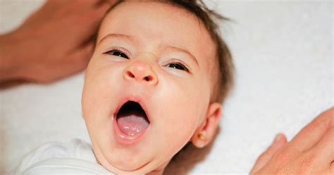 الاختناق عند الاطفال وكيفية اجراء الإسعافات الأولية 3a2ilati