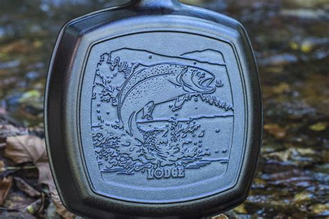 Lodge Cookware Wildlife Series 105 Inch Square Cast Iron Fish Grill