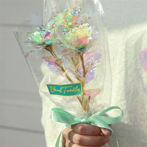 홀로그램 장미 꽃다발 세송이 Eternal Twinkle정품 크리스탈장미 이색꽃다발 여자친구 꽃 생일 기념 감도 깊은 취향 셀렉트샵 29cm