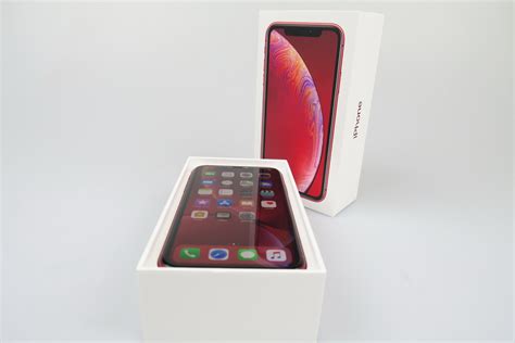 Apple Iphone Xr Unboxing Varianta Product Red De Iphone Este Aici Am N Eles Hype Ul Video