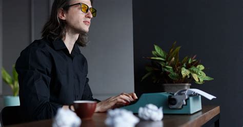 3 Query Letter Mistakes — And How To Fix Them Write To Sell Your Book