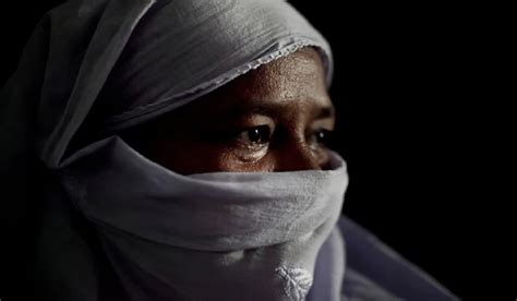 Photos বাড়ছে বাংলাদেশের সমুদ্রের জলস্তর যৌনকর্মী হতে বাধ্য হচ্ছেন মহিলারা