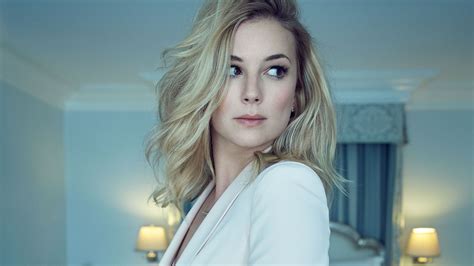 35 Facts About Emily Vancamp