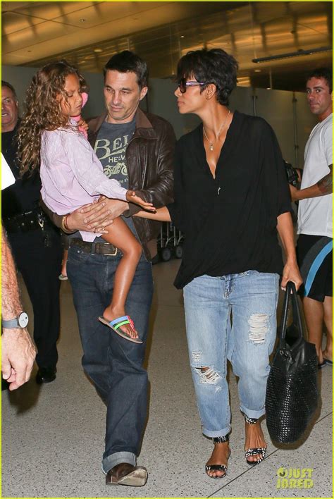 Halle Berry Mother Star And Producer Photo 2906850 Celebrity