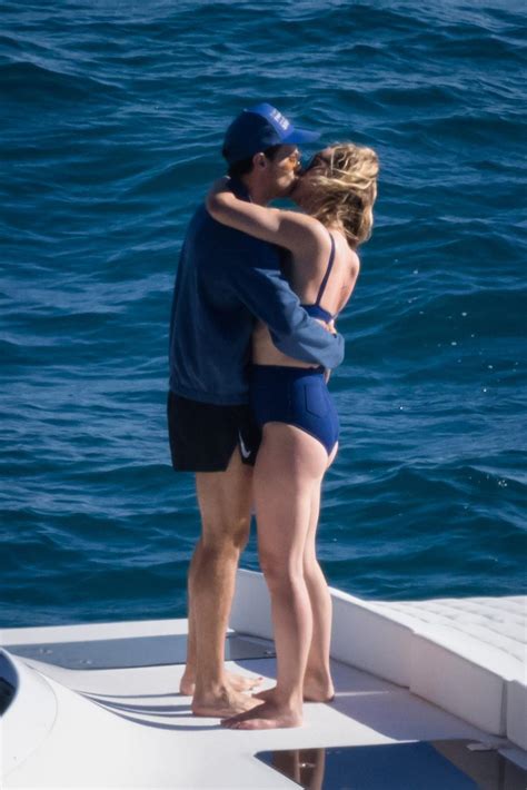 Olivia Wilde Wears High Waisted Bikini In Italy With Harry Styles