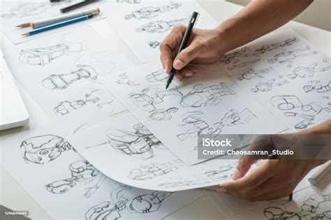 애니메이터 디자이너 개발 그래픽 포즈 캐릭터 공상 과학 로봇 만화 일러스트 애니메이션 비디오 게임 영화 제작 애니메이션 디자인 스튜디오를 만드는 그리기 스케치 개발을 설계