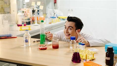 Il Piccolo Chimico Il Nuovo Programma Per Bambini Su Rai Gulp