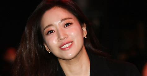 함은정 시크한 웃음이 매력~ 티아라 지연과 황재균 결혼식 [포토엔hd]