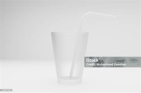 3d 렌더링 흰색 배경 그림이 있는 물 주스 또는 우유를 위한 빈 사실적인 유리 0명에 대한 스톡 사진 및 기타 이미지 0명