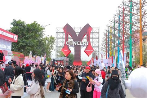 Hai đại đô thị của ông Phạm Nhật Vượng chính thức báo Đón 130 000 lượt