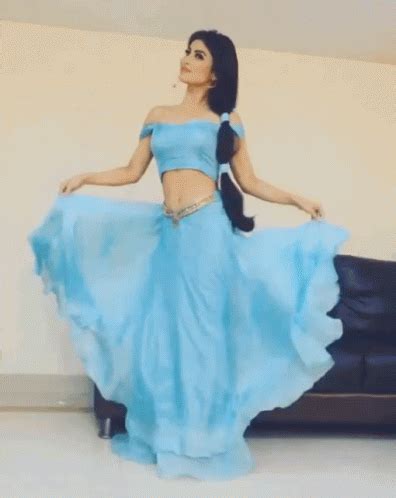 Mouni Roy Princess Jasmine Gif Princessjasmine Princess Jasmine Discover Share Gifs