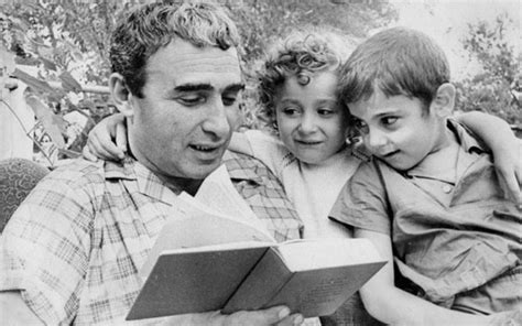 ნოდარ დუმბაძის გამომცემლობა და ლიტერატურული სააგენტო „დედაშენი არის ღმერთი შენ რომ ზიხარ და