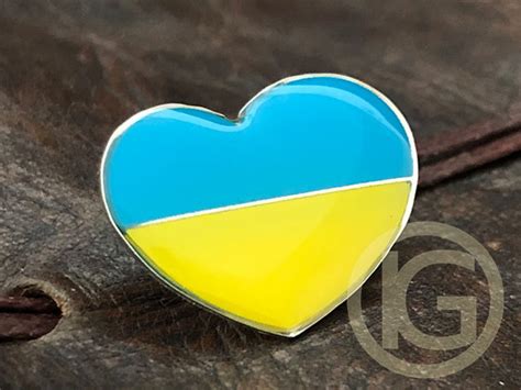Значок сердце с флагом Украины Купить Продажа