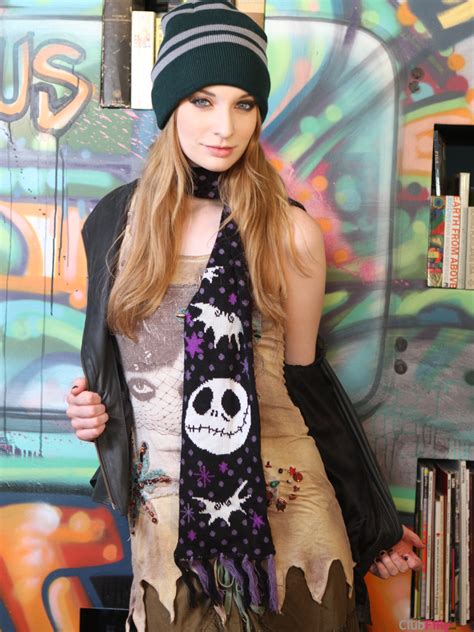 Annabelle Lee And Ela Darling Research Each Other