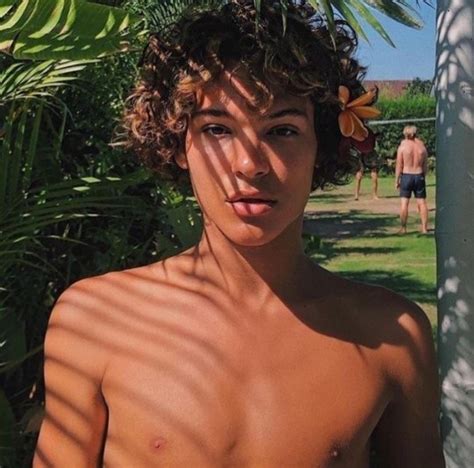 Singer Omar Rudberg Page 10 Lpsg