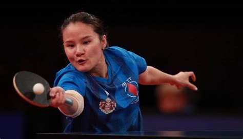 Xiaoxin YANG MON (IN/LP) / female | pips players in table tennis