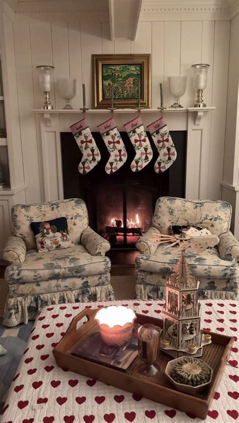 Pin By Ioana On Dream Home For A Nancy Meyers Inspired Life Christmas