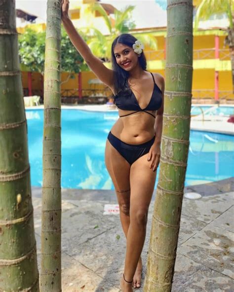 Hot Sexy Jikki Nair Bikini Pics