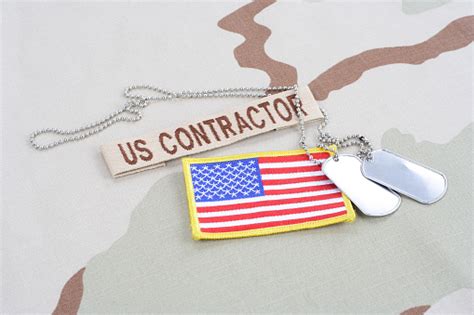 미국 계약자 지점 테이프 개 태그와 사막 위장 제복에 국기 패치 검은색에 대한 스톡 사진 및 기타 이미지 검은색 경찰관 계급 Istock