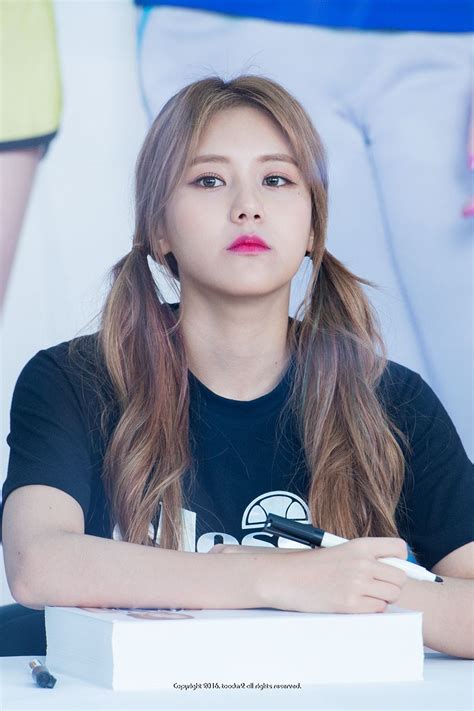 Aoa 에이오에이 엘레쎄 팬사인회 In 부산 광복점 2 Seolhyun Jimin Looks Vintage