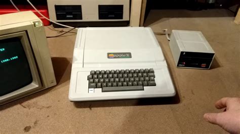 Apple ][ II 2 Europlus quick test - YouTube