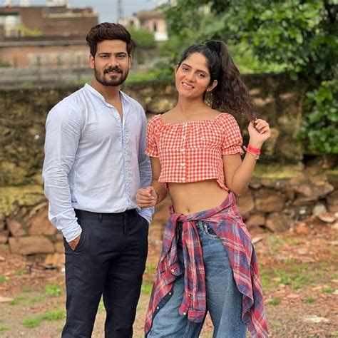 Neetesh Praliya Biography Lifestyle Vlogs Gym Wife Gf Girlfriend Wife Name Web Guest