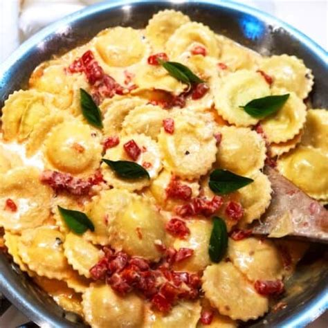 Easy Tomato Cream Sauce For Ravioli Keeping It Simple Italian