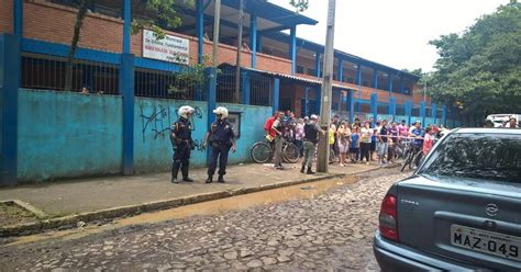 Dois Homens São Mortos E Criança Fica Ferida Em Frente A Escola De São