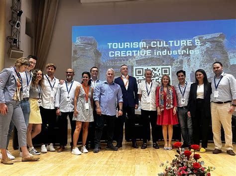 Министър Стойчева МИР ще подкрепи връзката наука бизнес по новата научна програма