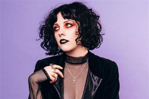 Heather Baron Gracie Pale Waves Girl Pale Waves Cool Hairstyles