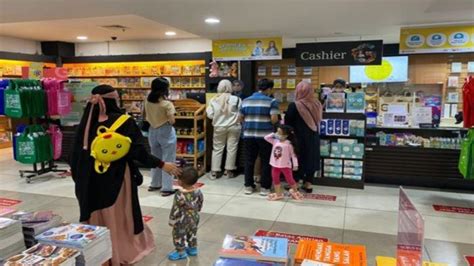 Store Operation Associate Adalah Pilar Penting Kesuksesan Operasional