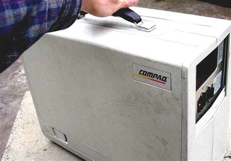 Compaq Portable Luggable Computer