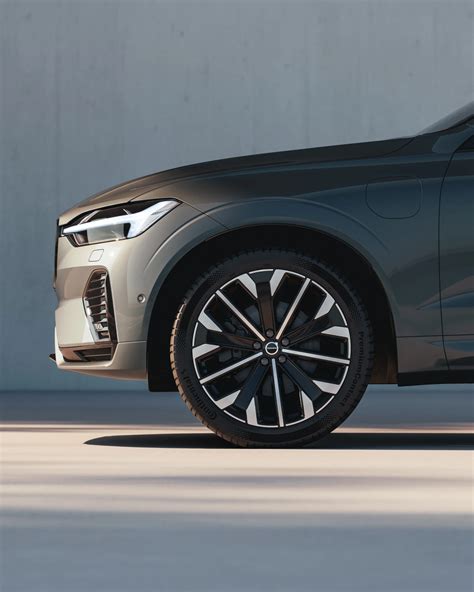 Volvo Xc60 Midsize Plug In Hybrid Suv Volvo Cars Uk