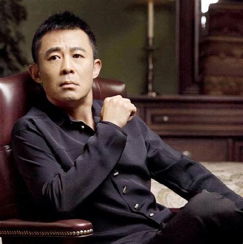 侯勇三段婚姻，都是年輕漂亮的美女，網友：他的堅持從未改變 每日頭條