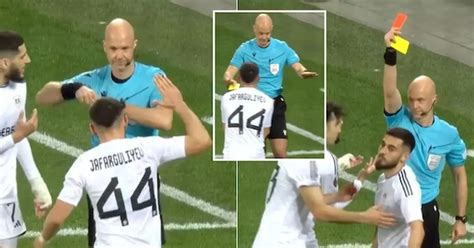 ‘거봐요 옐로카드 아니죠 하이파이브나 합시다 신난 선수→심판은 Var 후 레드카드 정정