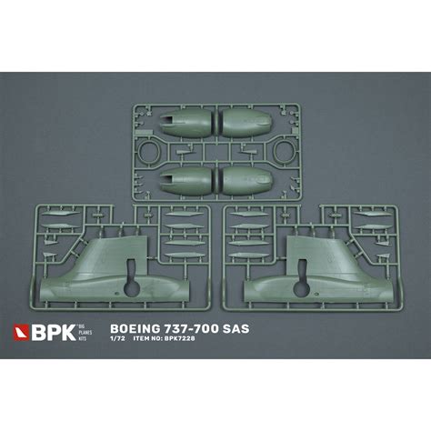 737 700 Sas Plastic Model Kit 172