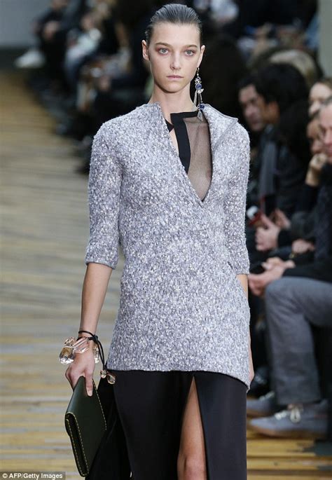 Stephanie Joy Field Swaps Sheep Shearing For The Catwalk Daily Mail