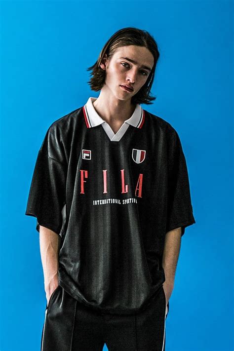 Pin by namsoo on Y2K | Football jersey outfit, Casual sport outfit ...