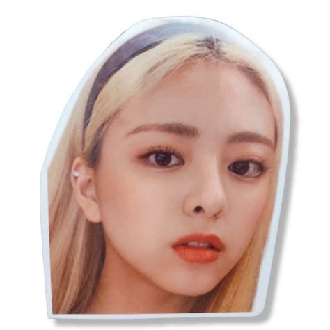 ITZY Bubble Head Unofficial Hobbies Toys Memorabilia