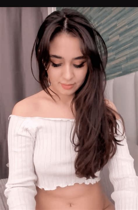 Asian Babe Playing On Webcam Shows Off Her Pretty Pussy