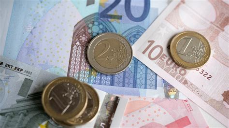 Varningen: Så dyr kan euron bli nästa år | Ekonomi | Expressen