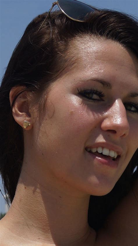 Скачать обои модель эми · 1080x1920 Iphone 6s 7 8 бесплатная фотография от Totosha