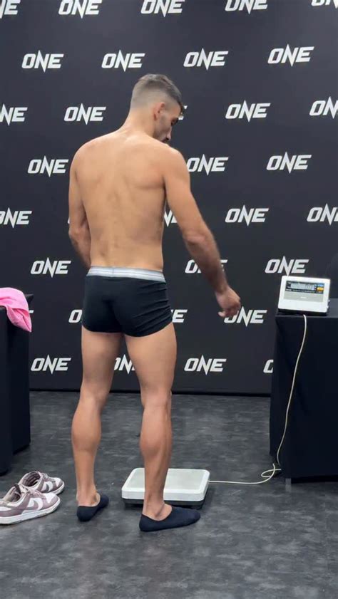 🇮🇷 Mohammad Siasarani Passes Hydration And Makes Weight For One Friday